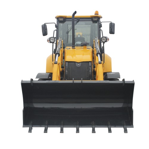 Retroexcavadora Cukurova 880 4x4 | Potencia y Rendimiento